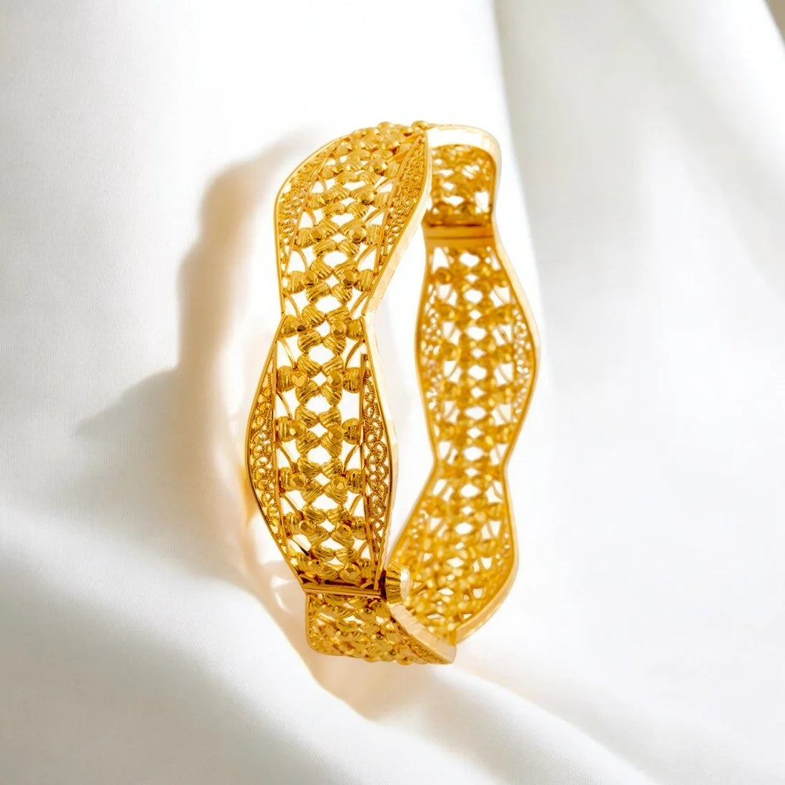 22K Gold Bangles with Fine Lace Weaving | Mugdhaa Collection from PC ...